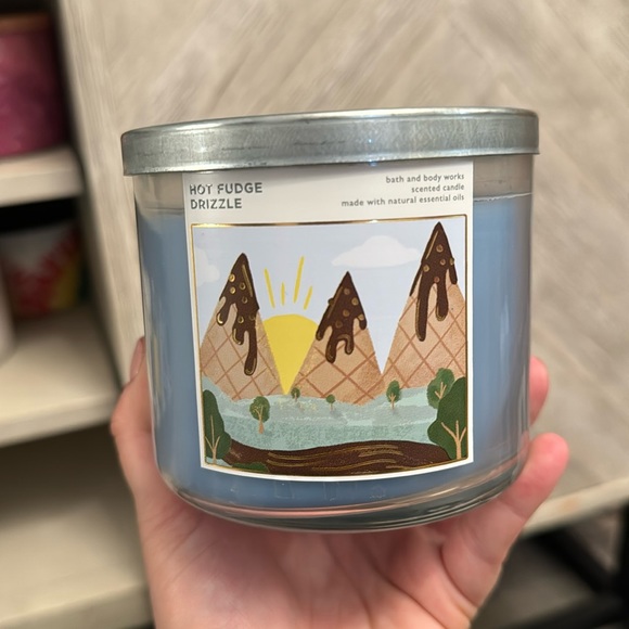 Bath & Body Works | Accents | Bath Body Works Hot Fudge Drizzle Candle ...
